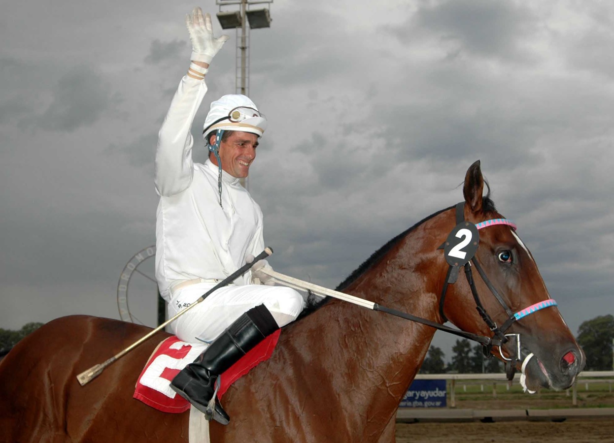 Los cuatro latinos que competirán en el Jockey Challenge de España ...